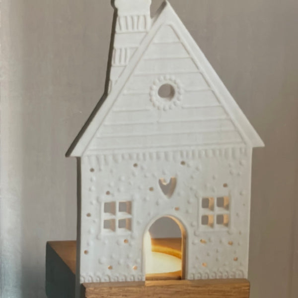 GINGERBREAD TEA LIGHT HOUSE - Feather & Twigs